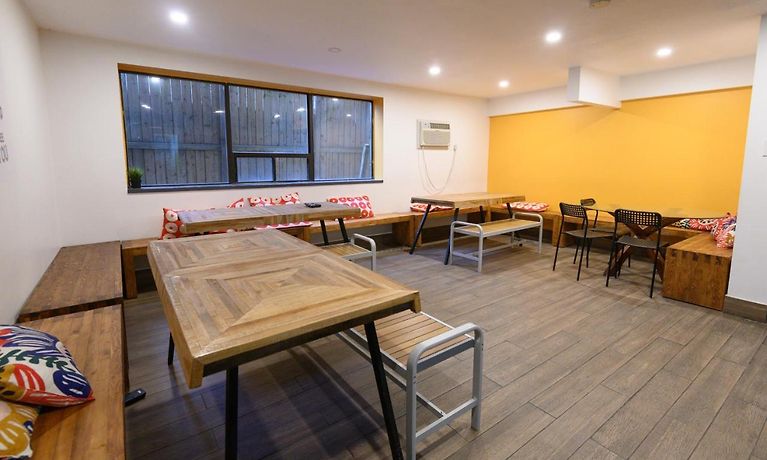 SAMESUN TORONTO HOSTEL